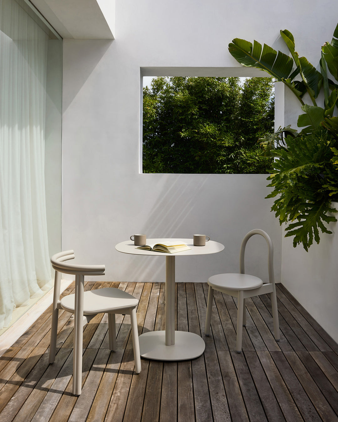 Modern Cafe & Dining Tables | DESIGN BY THEM